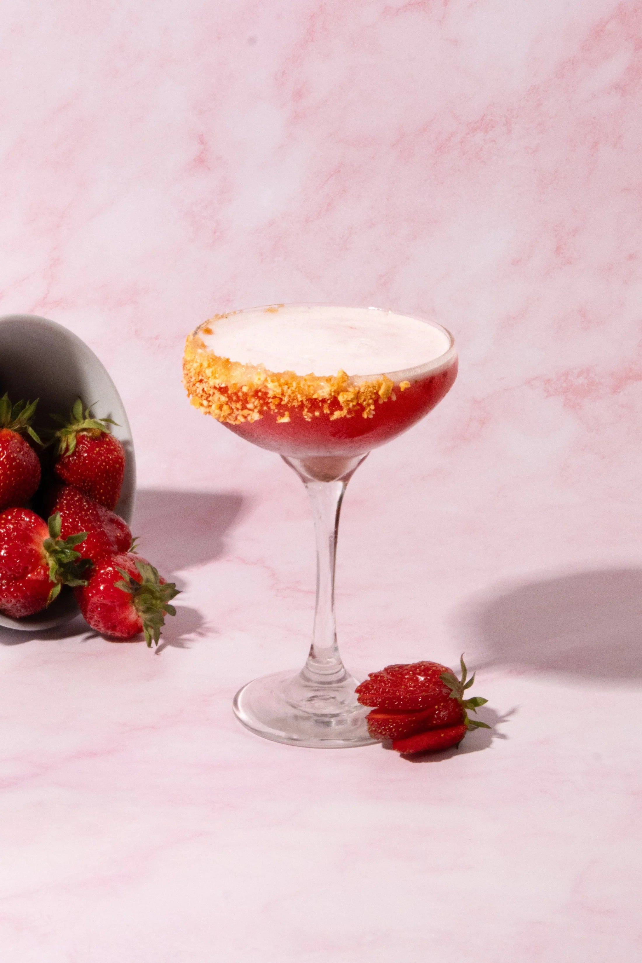 Strawberry Mock-Cake Mocktail – Upside Drinks
